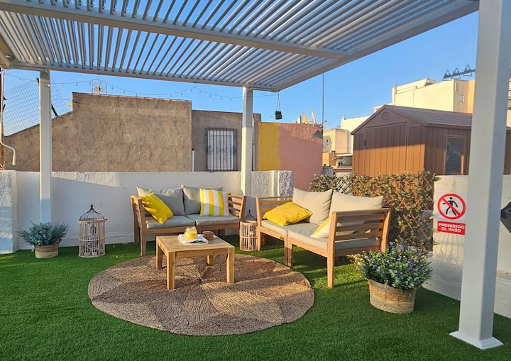 Coqueto Apartamento Playa Zapillo Con Terraza 50mt - Almería