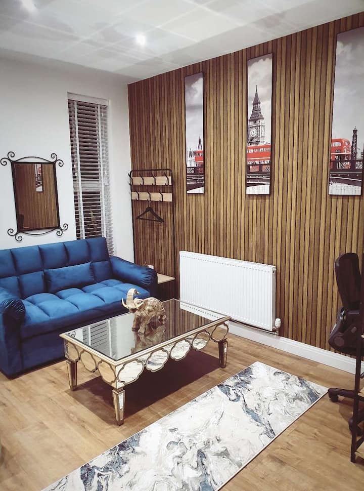 London-themed Stylish Apartment - Near City Centre - 노팅엄
