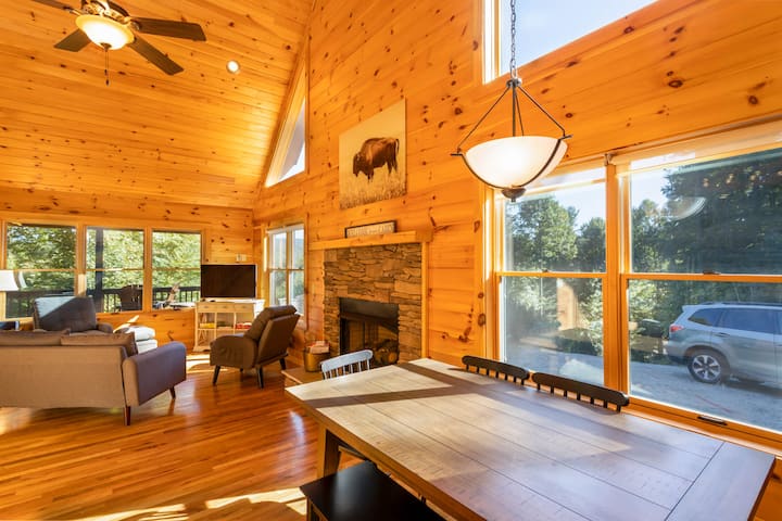 Log Cabin | View | Hot Tub | Fire Pit | Pool Table - Boone, NC