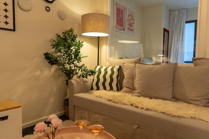 Deluxe Emporium 1br Suite | Perfect For Shopping - Melbourne