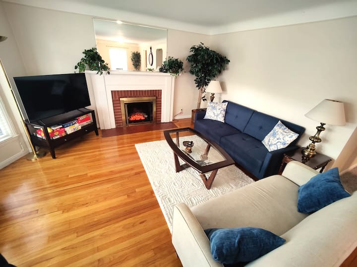 Cozy Royal Oak House - Full Furnished Basement - Troy, MI