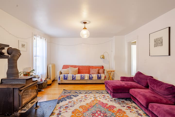 Home In The Heart Of Wakefield - Rhode Island