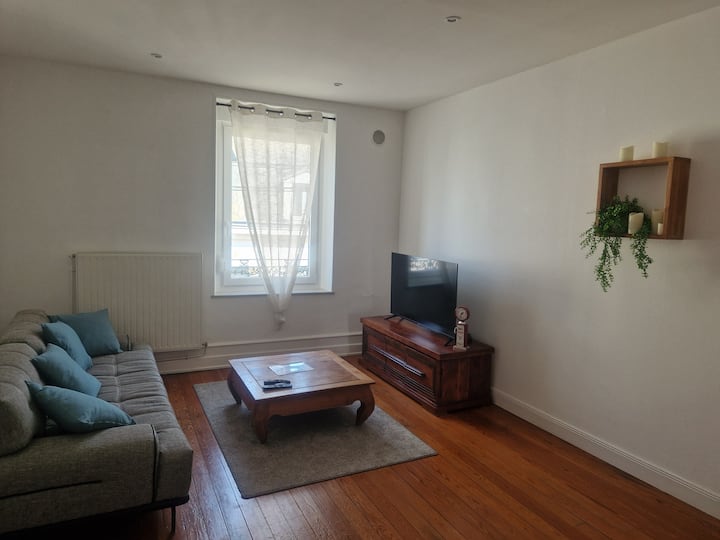 Appt 3 Per's(1chambre Lit Dble+salon Séparé/1 Lit) - Briey