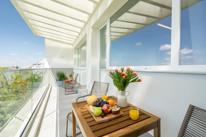 Here Comes The Sun | 2br @Cismigiu | Amazing View - Bucharest