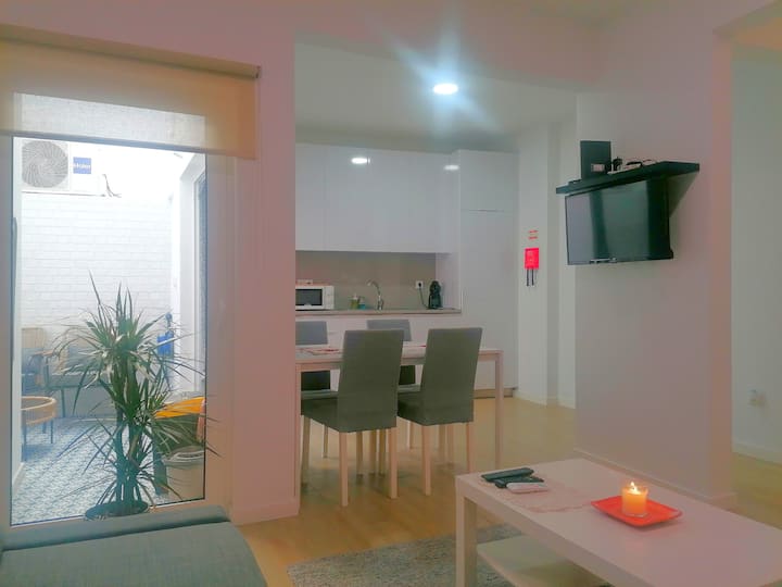 Cozy 1 Bedroom Apt With Terrace - Montijo, Portugal