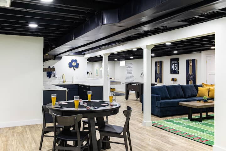 Walk To Notre Dame: Pub + Game Room + Spa - Notre Dame, IN