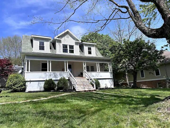 Smith House: Masters Suite, Town Center Walkable! - Fayetteville