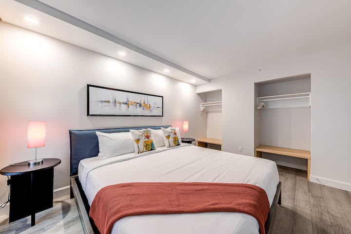 B07 – Near Old Quebec, Spacious, King Bed - Levis