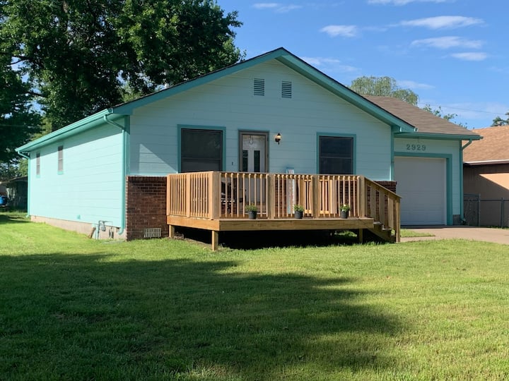 Comfy, & Roomy Home - Joplin, MO