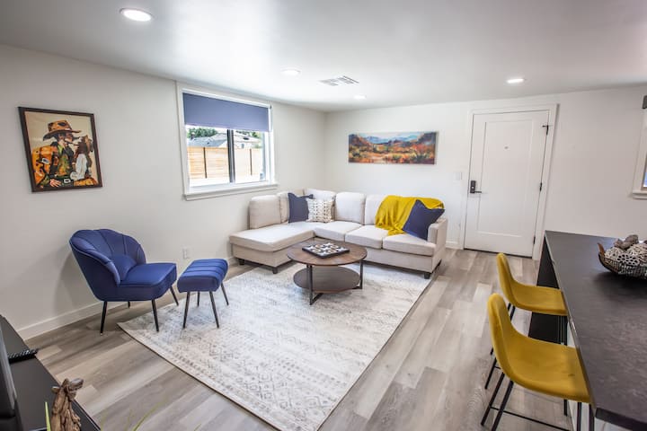 Western Wind Down - Modern Luxury In Green Country - Tulsa, OK