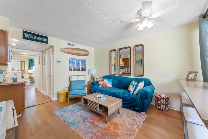 2 Min Walk To Beach: Pool + Parking - 2 Full Baths - Stone Harbor Beach, NJ