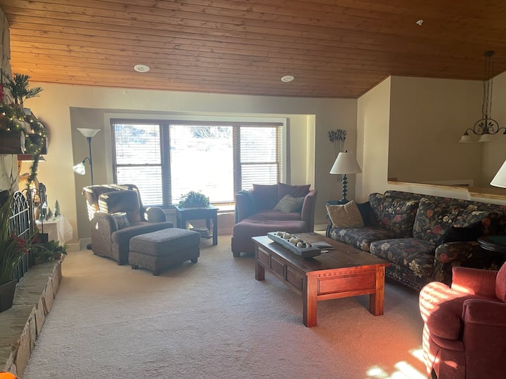 Family-friendly Pc Luxury Townhome-private Hot Tub - Park City, UT