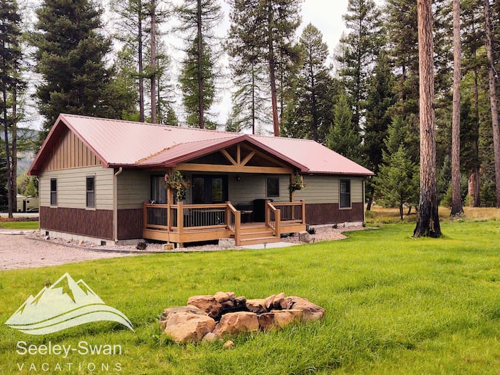 Charming Farmhouse Retreat – Near Lakes & Town! - Seeley Lake, MT