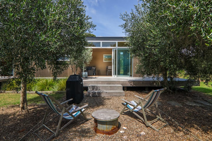 Stylish New Boutique Coastal Retreat - 
