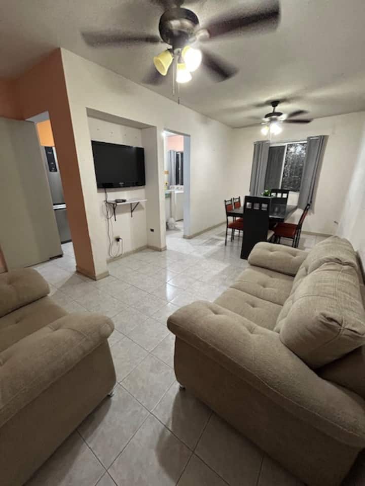 Céntrica Casa 2 Pisos, Zona La Fe, Gpe Nl - Monterrey