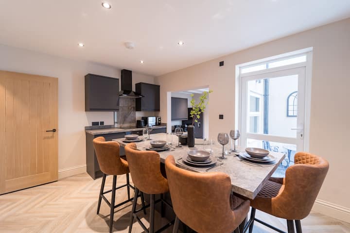 Portland House - 3  En-suite Bedrooms, Cheltenham - Cheltenham