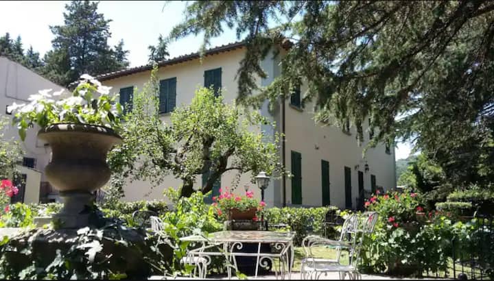 Ancient Villa With Tower - Tuscany