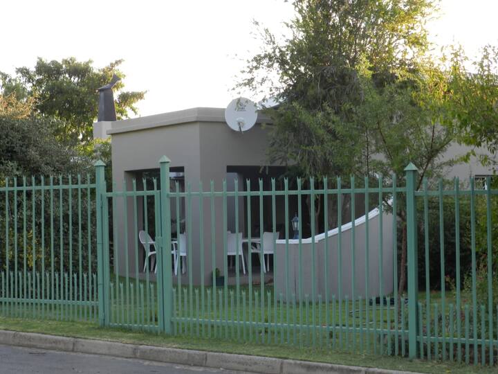 Brand Gastehuis Kamer 1 - Colesberg