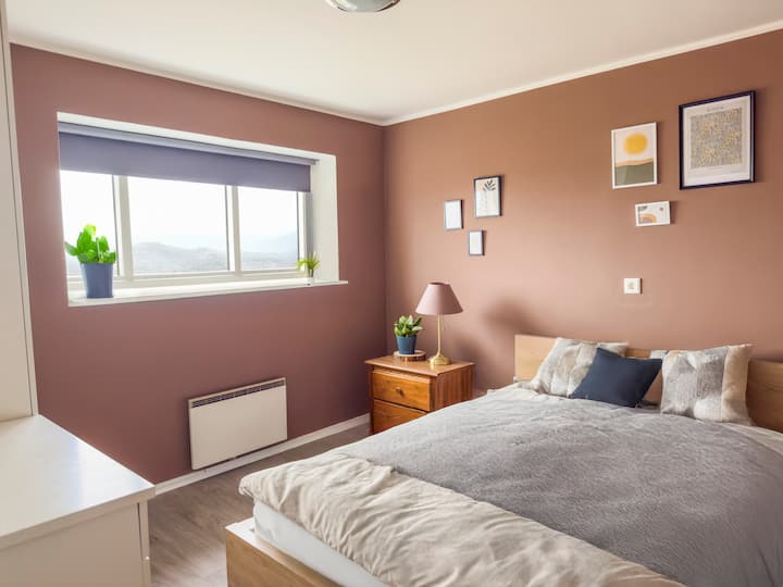 Cosy Apartment With Glacier View - Höfn