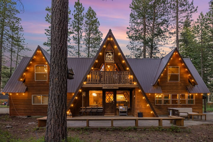 New "3 Peaks" Triple A Frame, Game Room, Hot Tub - Washington