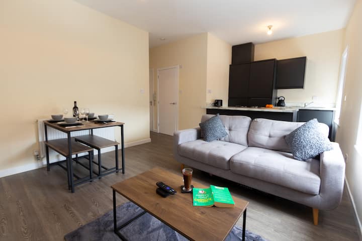 Seaside Retreat: 2br Apt In Southport - Southport