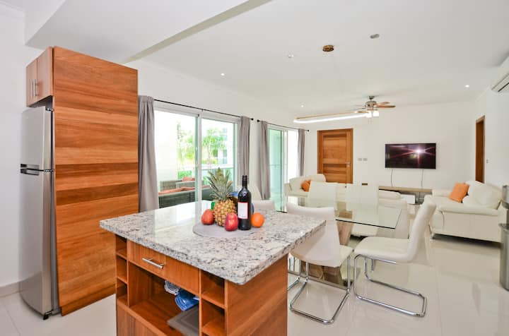 Stylish,2bed/2bath,wi-fi, Gym, 7 Min Walk To Beach - Punta Cana
