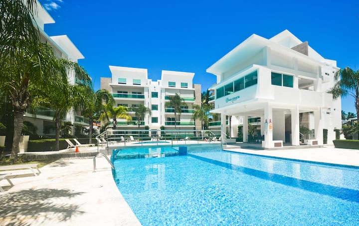 Stylish,2bed/2bath,wi-fi, Gym, 7 Min Walk To Beach - Punta Cana