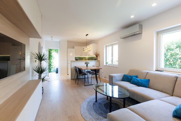 Garden Apartment With Parking - Solin