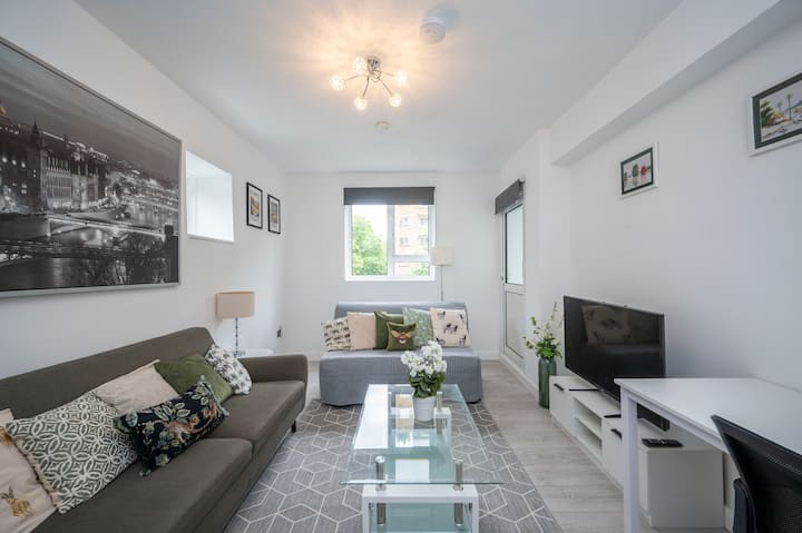 Lovely 3 Bedroom With Balcony Near Soho - Waterloo Station - London