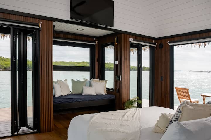 Premium Floating Bungalow By Stay Ombi - The Bahamas