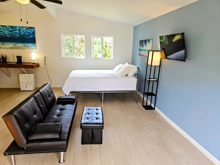 We Are 23 Miles From Hilo Airport
- Pets Allowed - Pāhoa, HI