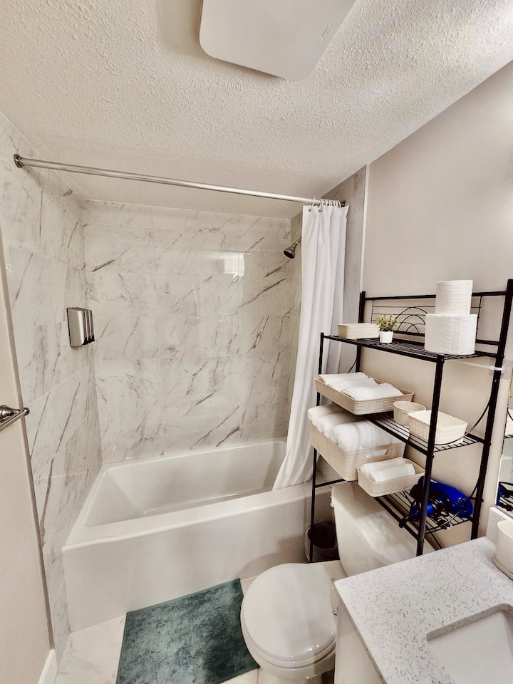 Triple O Homes-modern 1 Bedroom Suite - Spruce Grove