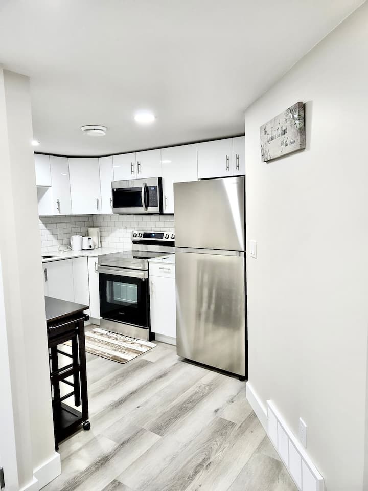 Triple O Homes-newly Built Modern 2-bedroom Suite - Spruce Grove
