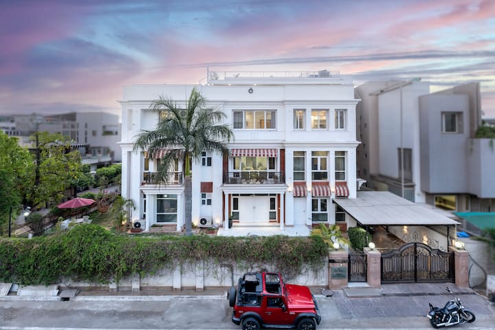 Well Crafted German Delight With Penthouse Studio - Jaipur