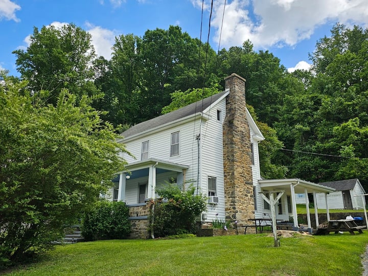 Luray Valley All Season Retreat - Stanley, VA