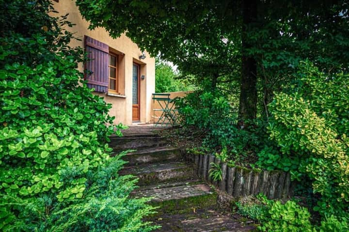 Le Grangeon : Calme, Confort Et Cour Privée - Belley