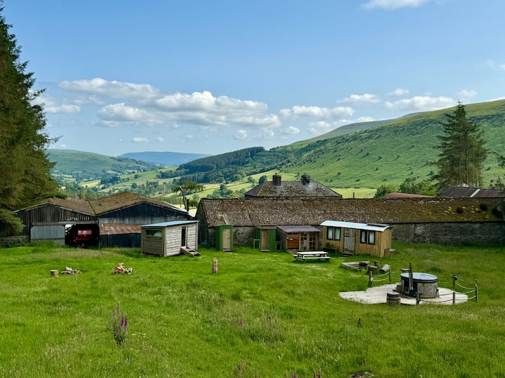 Waun Fach Retreat + - Crickhowell