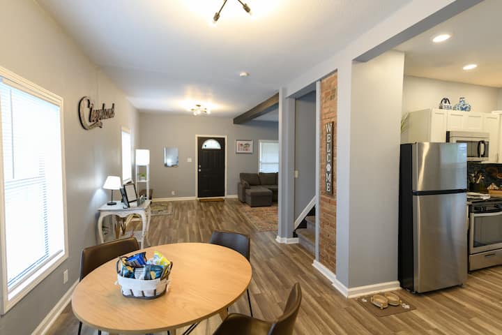 Cleveland Charmer Holiday Special - Cleveland