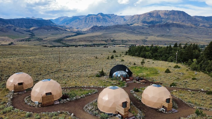 Cody Peak Dome | Yoga Retreat | Organic Comfort - Wyoming