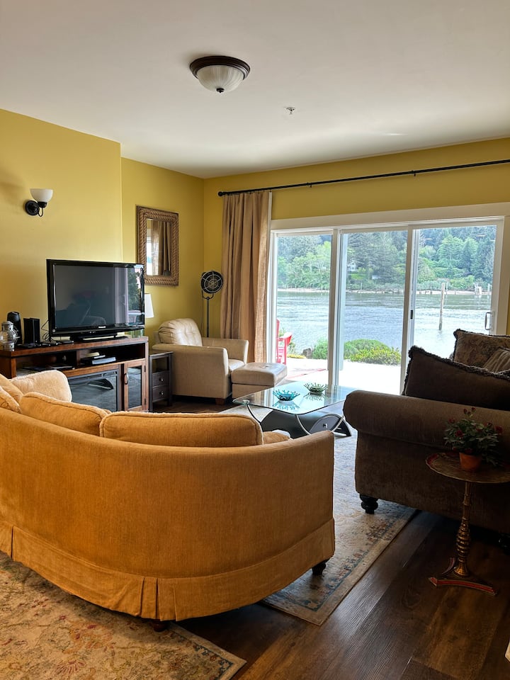 Old Town River Front Condo - Three Rivers Casino Resort