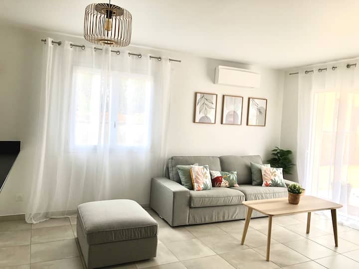 Superbe Maison Avec Climatisation Piscine Privée - Rhône-Alpes