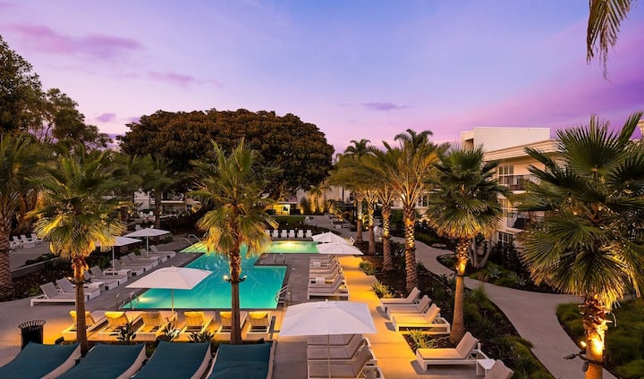 Waterfront / King Bed /Heated Pool / Tennis Court - Coronado, CA