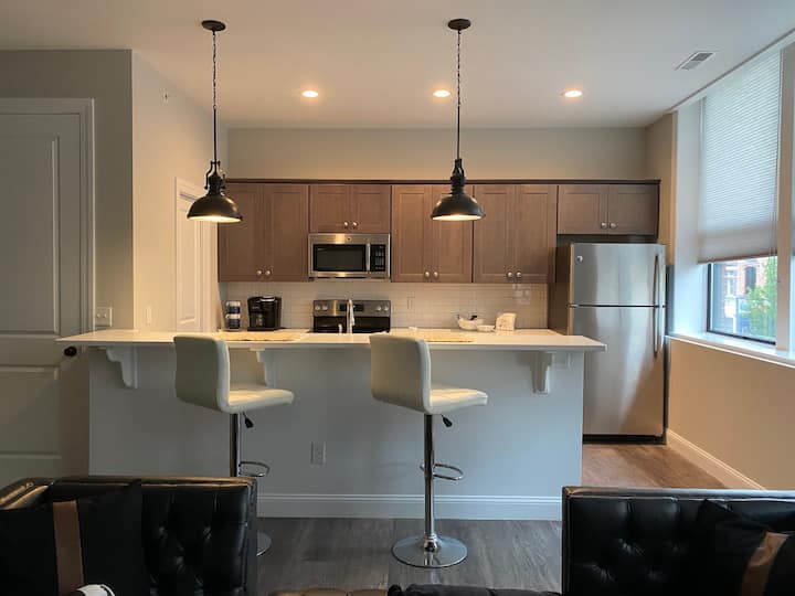 Hip Loft - King Bed/city View -Cafes/arts District - Glens Falls, NY