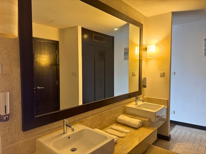 5 Pax Waterfront Villa @ Golden Palm Tree Resort - Bagan Lalang