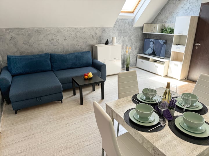 Artistic Apartment For 4 Guests - Burgas