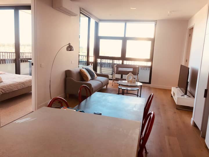 Brickworks Spacious Apt｜near Deakin - Box Hill