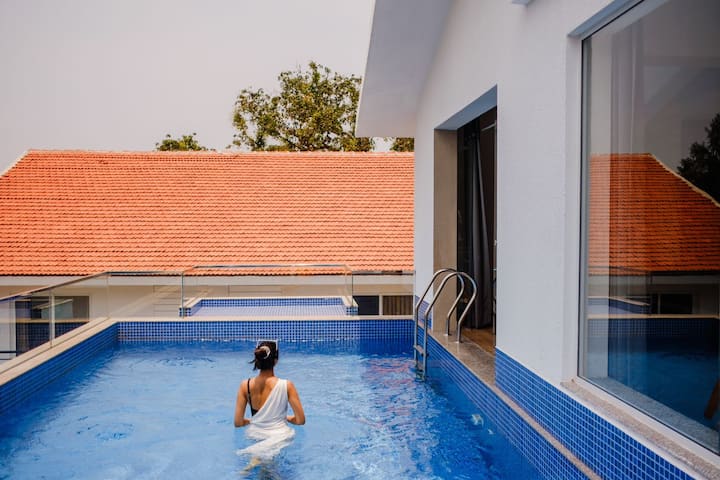 Lux 4.5 Bhk Villa With Pvt Pool | 900 M To Beach - Goa