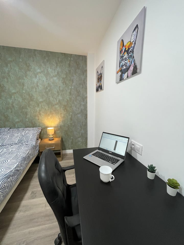 Private Room In Coliving (Room Málaga) - Provincia de Las Palmas de Gran Canaria, España