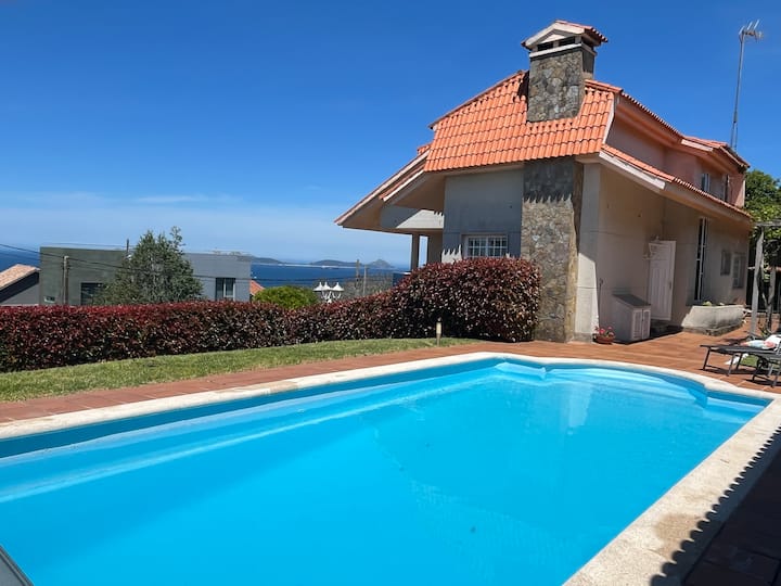 Casa Con Piscina, Vistas Y Cerca De Las Playas - Vigo