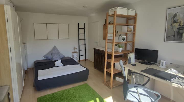 Helles Apartment Mit Balkon Zentral & Ruhig - Cologne